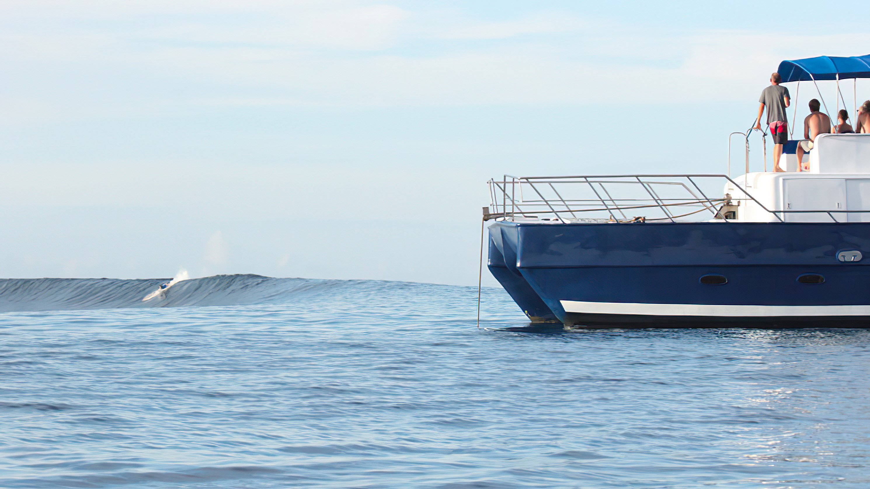 Samudra Biru Surf Charter vor der Küste Sumatras | LUEX